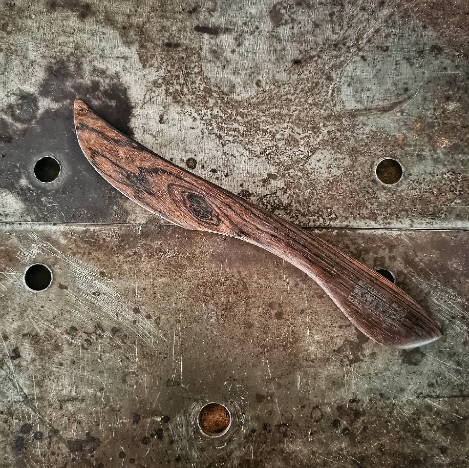 Butter Knife – Rosewood | Michael May Knives